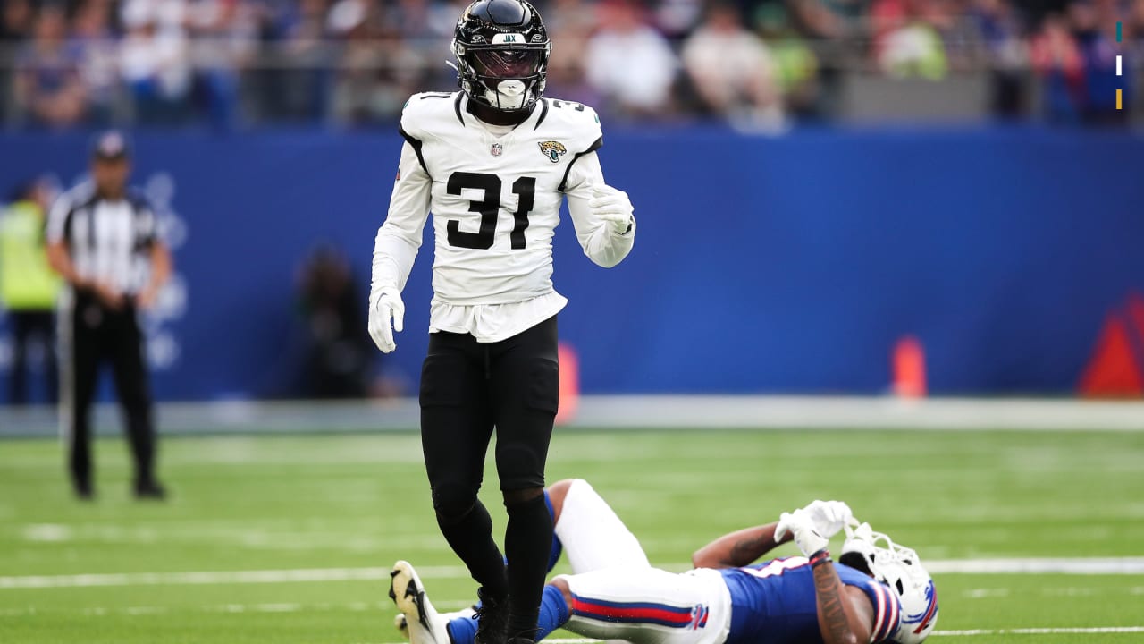 Darious Williams Rises Above Adversity to Achieve NFL Dreams with ...