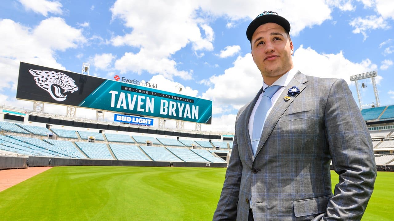 Taven Bryan arrives at EverBank Field