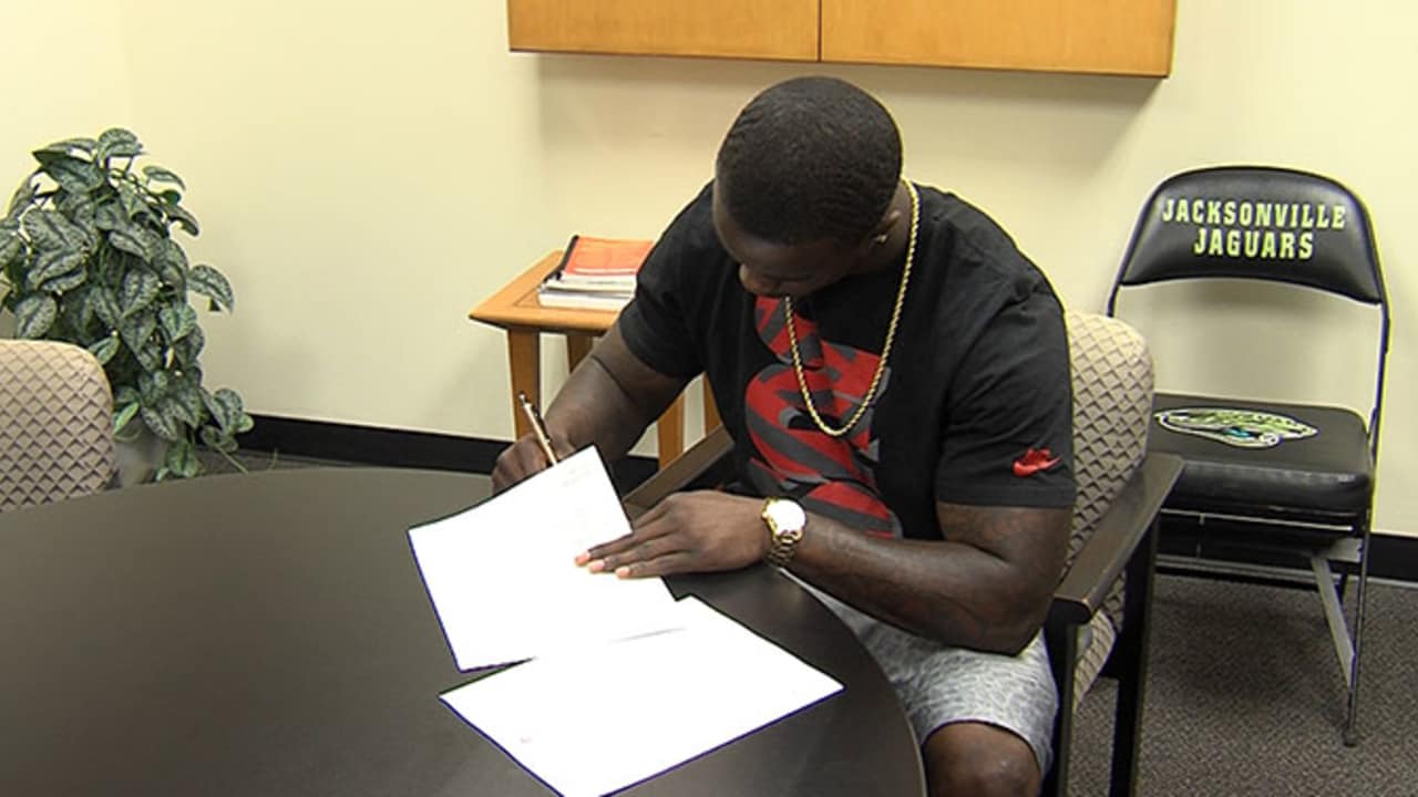 James Sample signs contract