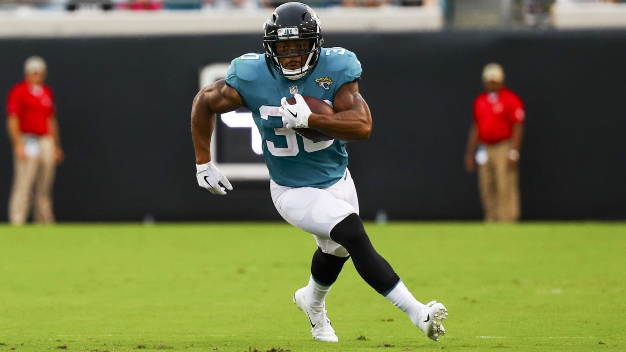 Grant dives in to Falcons territory with 28-yard gain