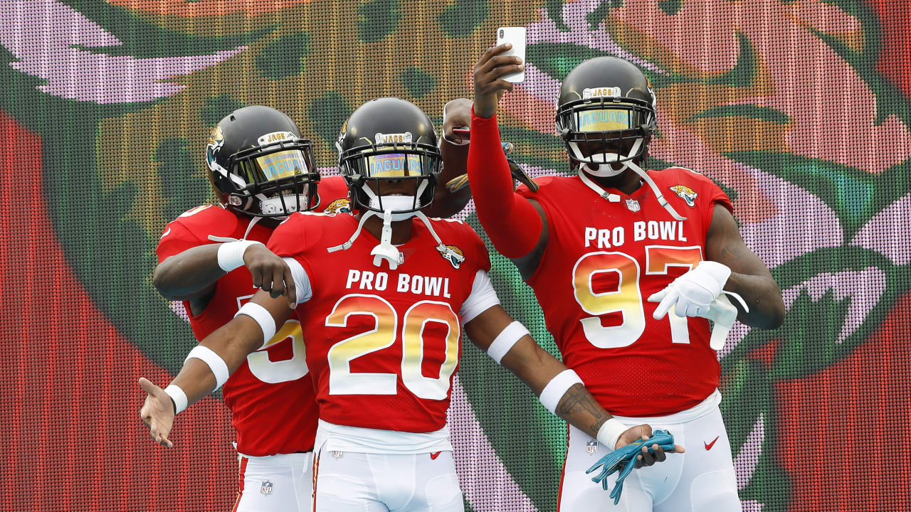 Jacksonville Jaguars defensive tackle Malik Jackson on cornerback Jalen ...