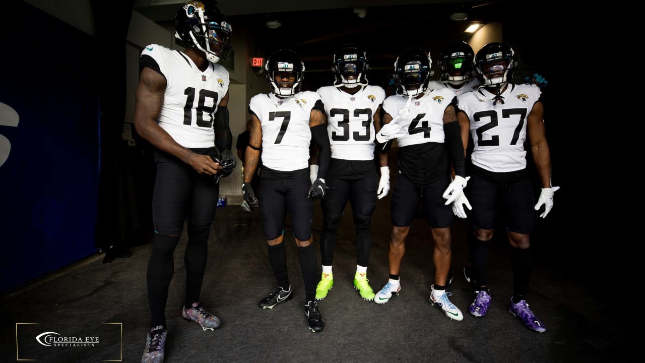 Best of Week 13 Photos | NFL Regular Season: Jaguars vs. Rams