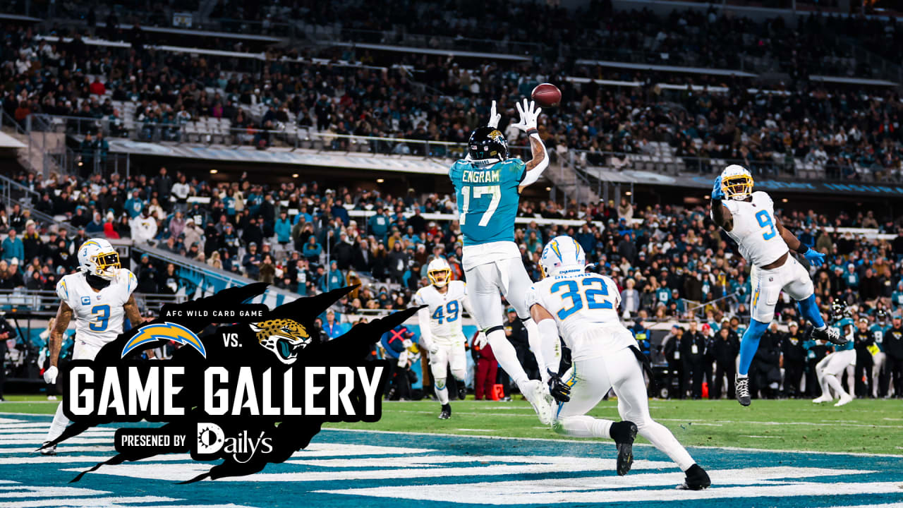 GAME PHOTOS | LAC vs. JAX | Wild Card Game