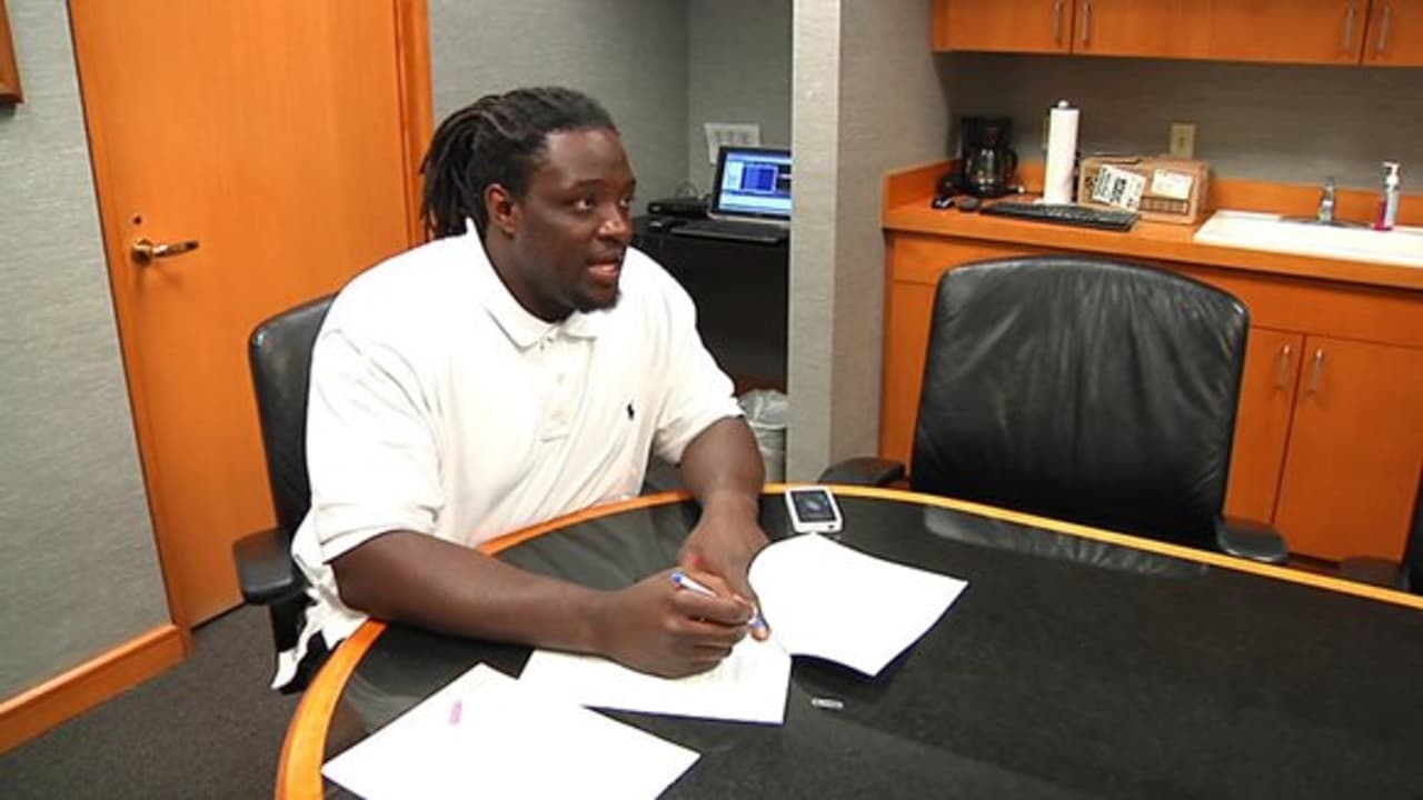 Exclusive: Jaguars sign Sen'Derrick Marks