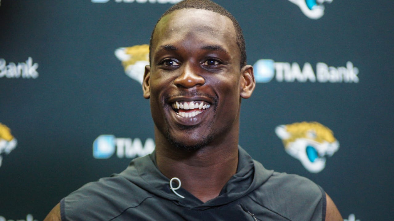 Smith: "They're the best offense. We're the best defense. You feel me?"