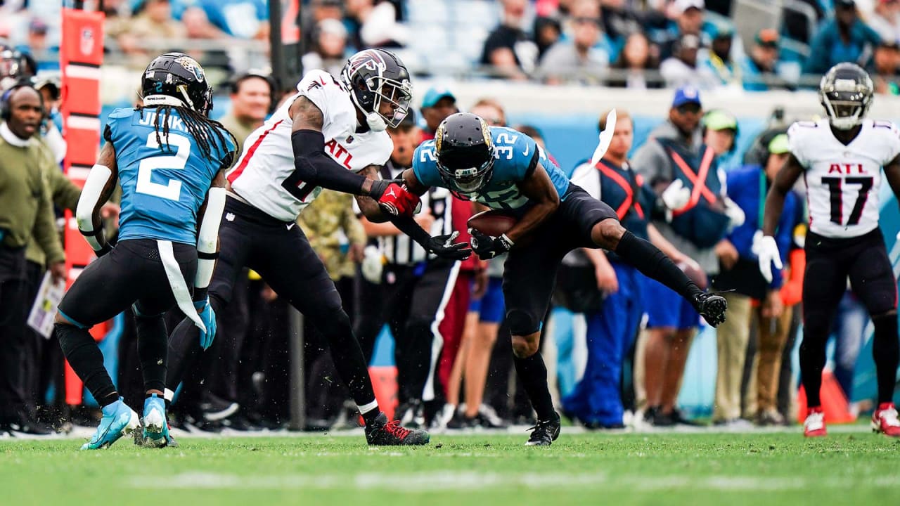 Highlight | Tyson Campbell leaps to grab INT on deep pass to Pitts