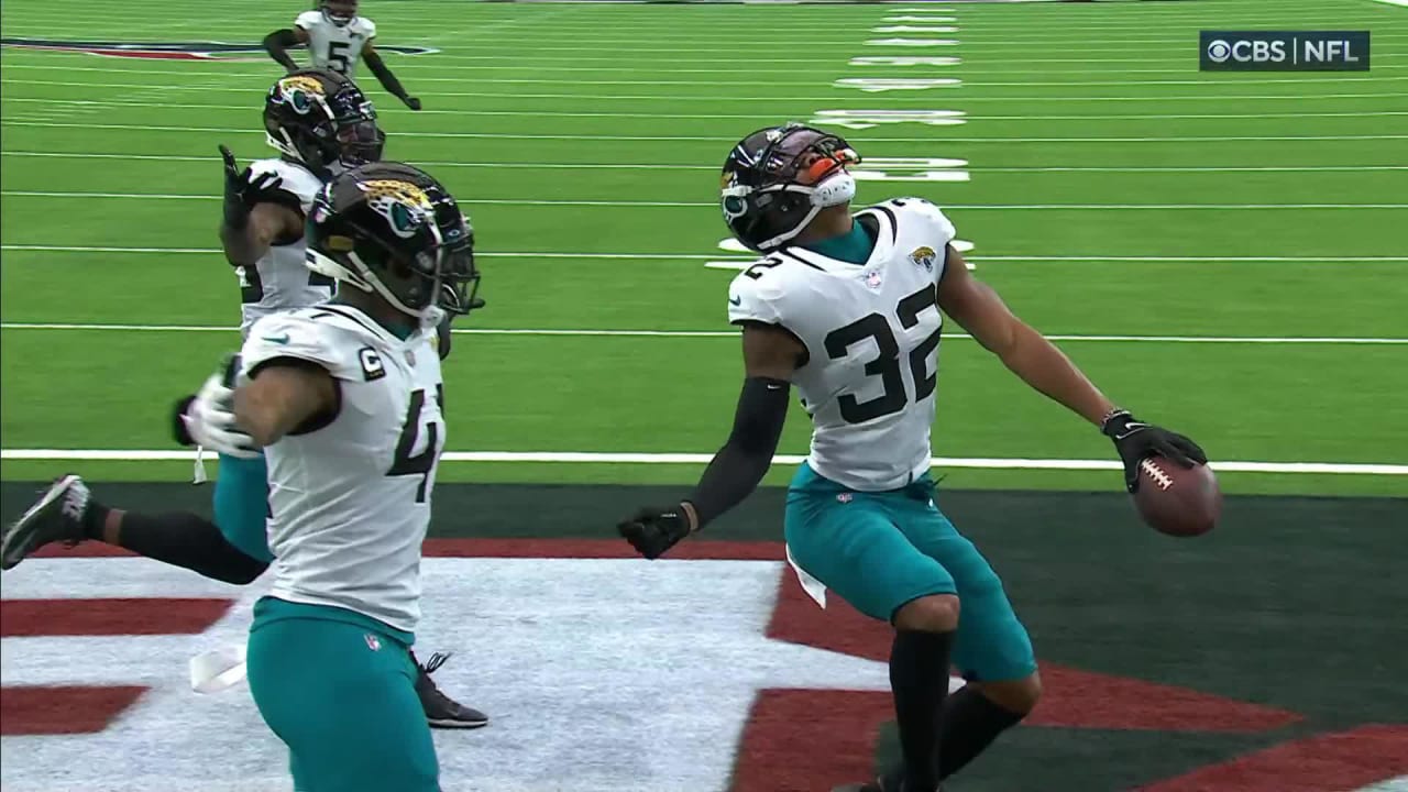 Can't-Miss Play: Tyson Campbell scoops up fumble to score first career TD