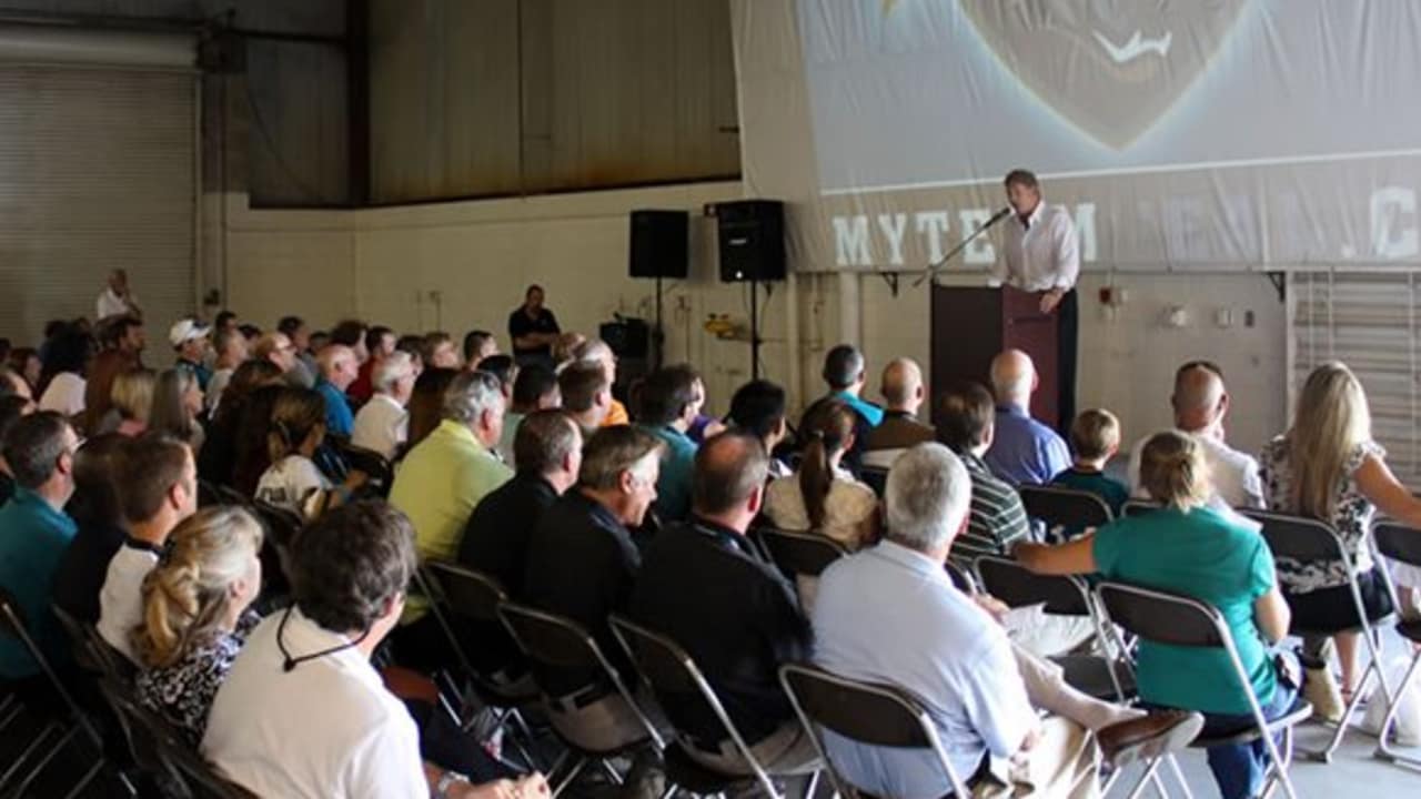 Team Teal holds rally