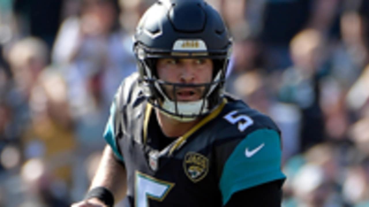 QB Blake Bortles “doing his thing”