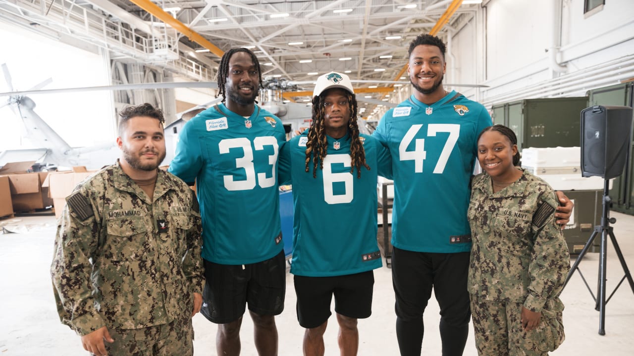 Jaguars Players Tour NAS Jax