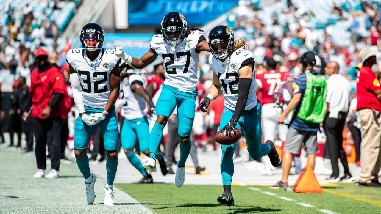 Highlight | Wingard guards the end zone well to pick off Murray's deep ...