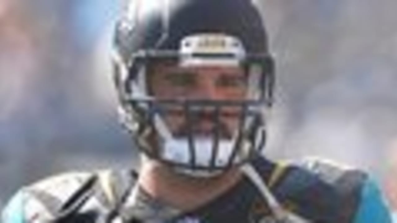 Linder signs contract extension