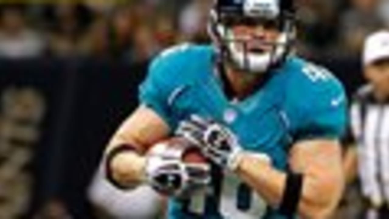 Jaguars sign TE Cloherty, Brackett to IR