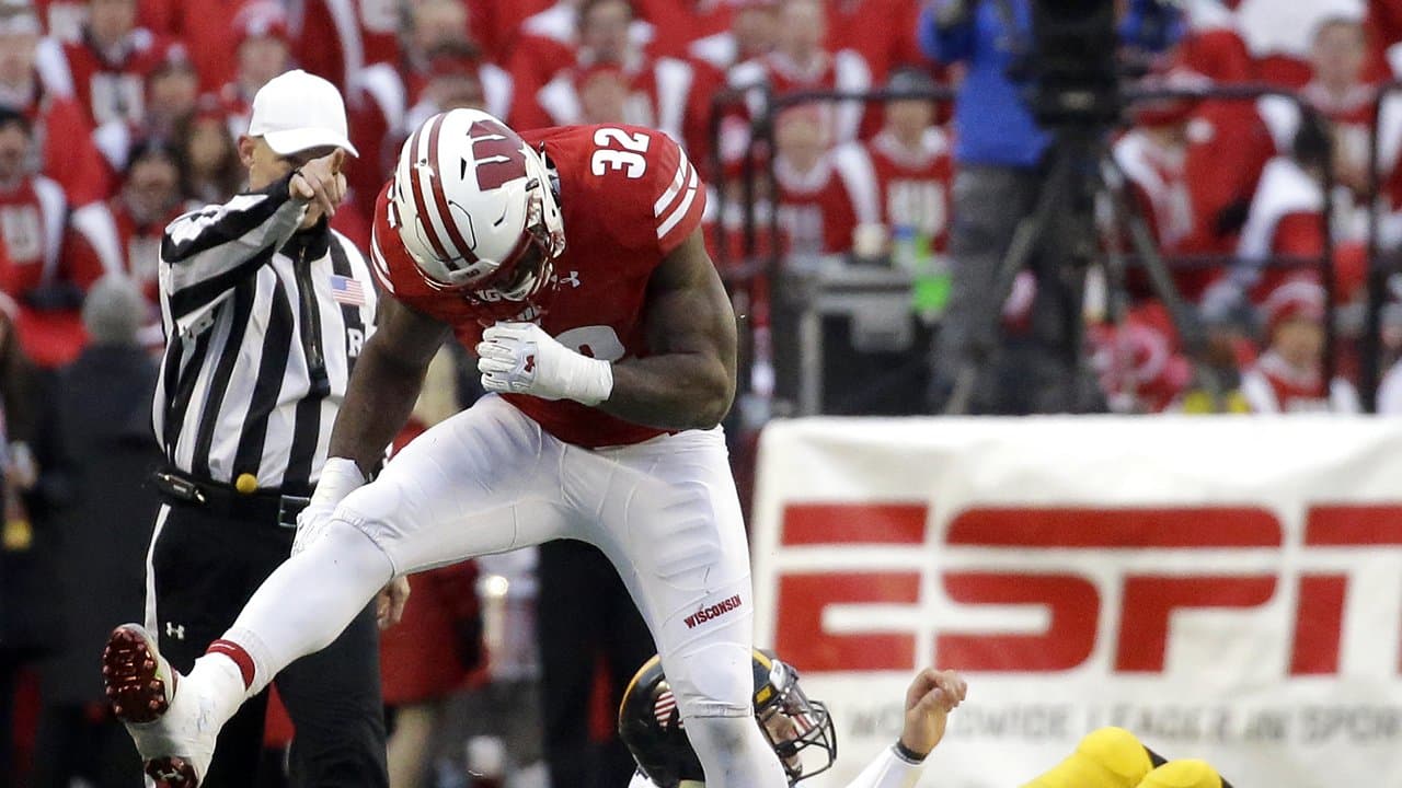 Jaguars select Wisconsin LB Leon Jacobs