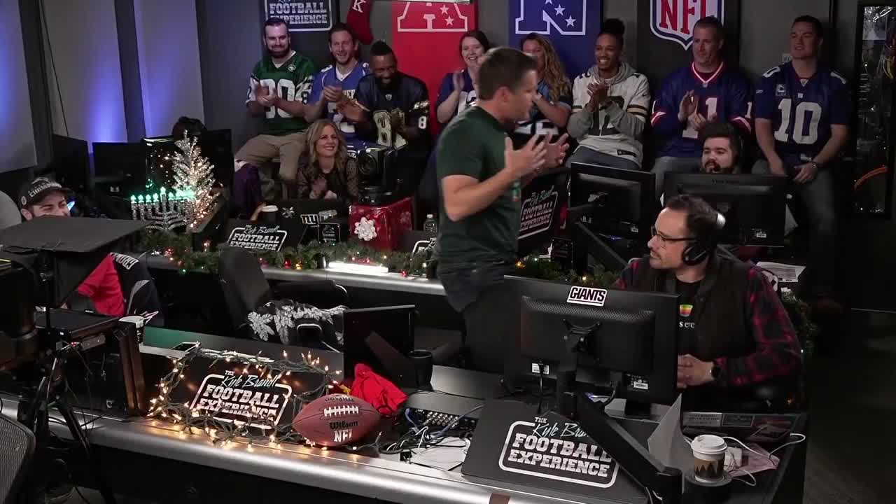 NFL Network: Kyle Brandt Runs to New Jersey to Interview the Jets