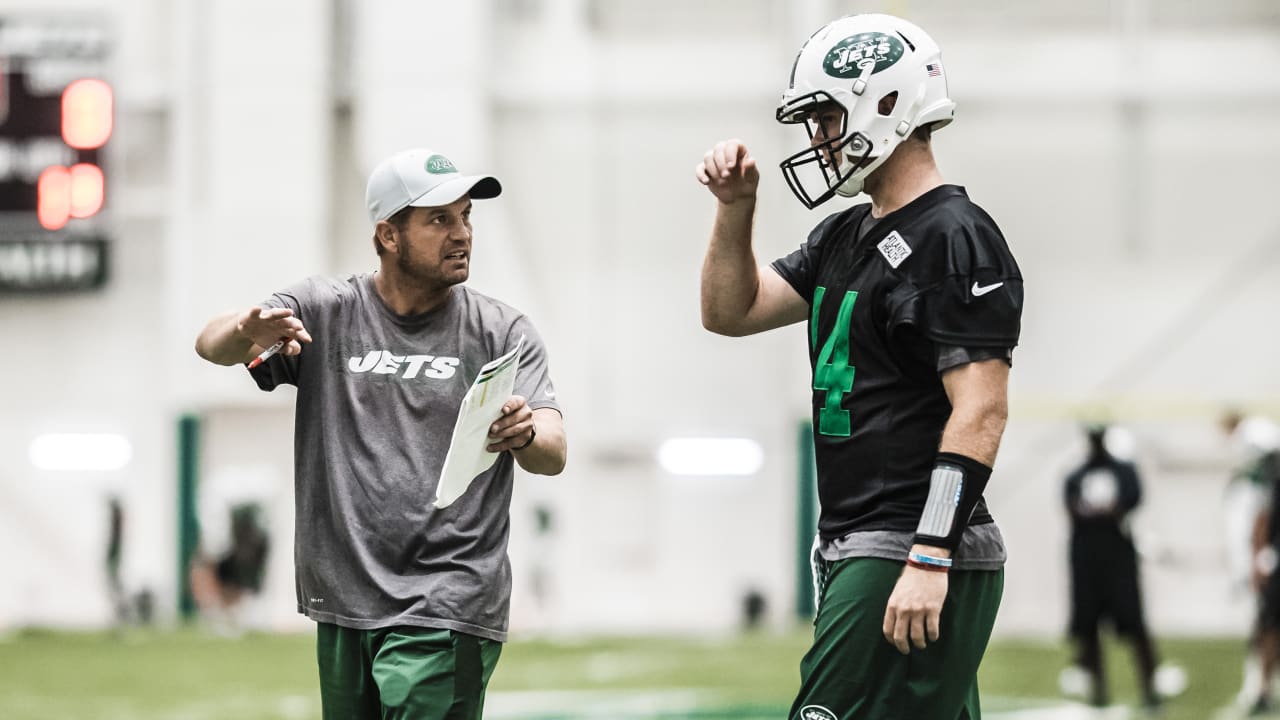 Coordinator Jeremy Bates: Sam Darnold Is ‘Extremely Bright’