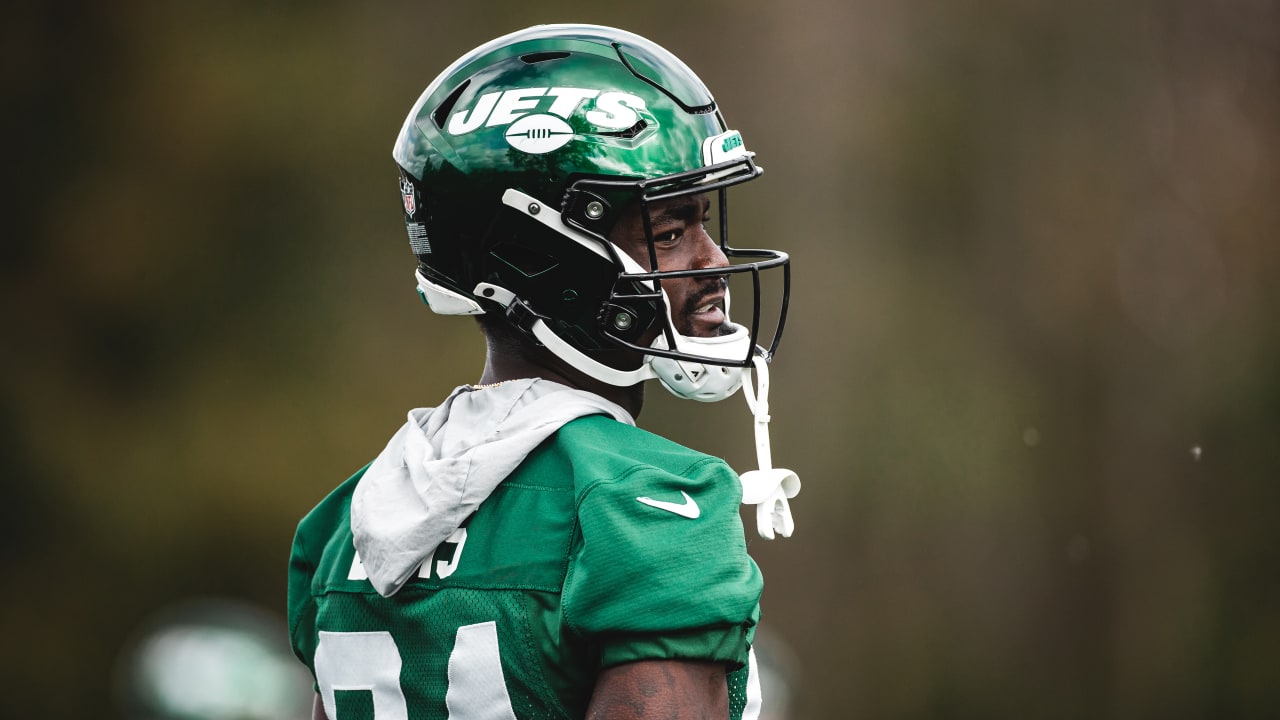 Jets WR Corey Davis Likes the 'Presence' that Mike White Passed Around ...