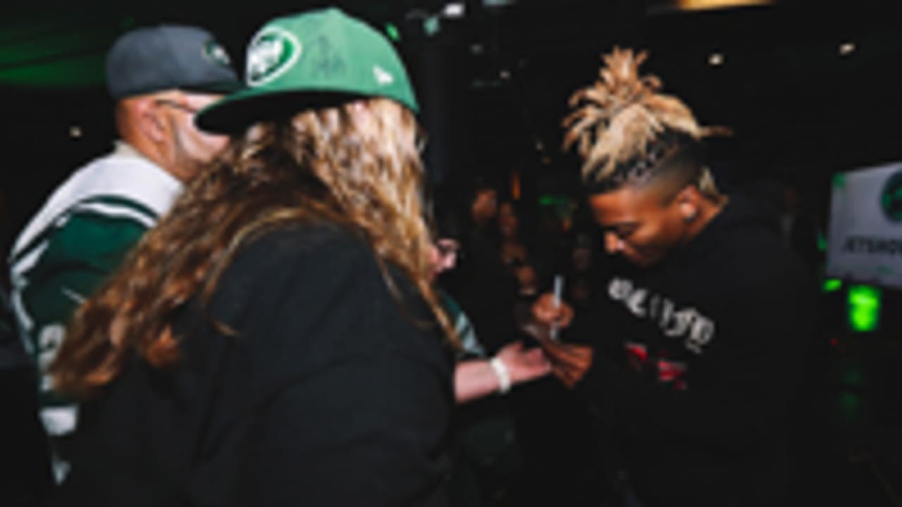 'Great Atmosphere' at 5th Annual Jets House