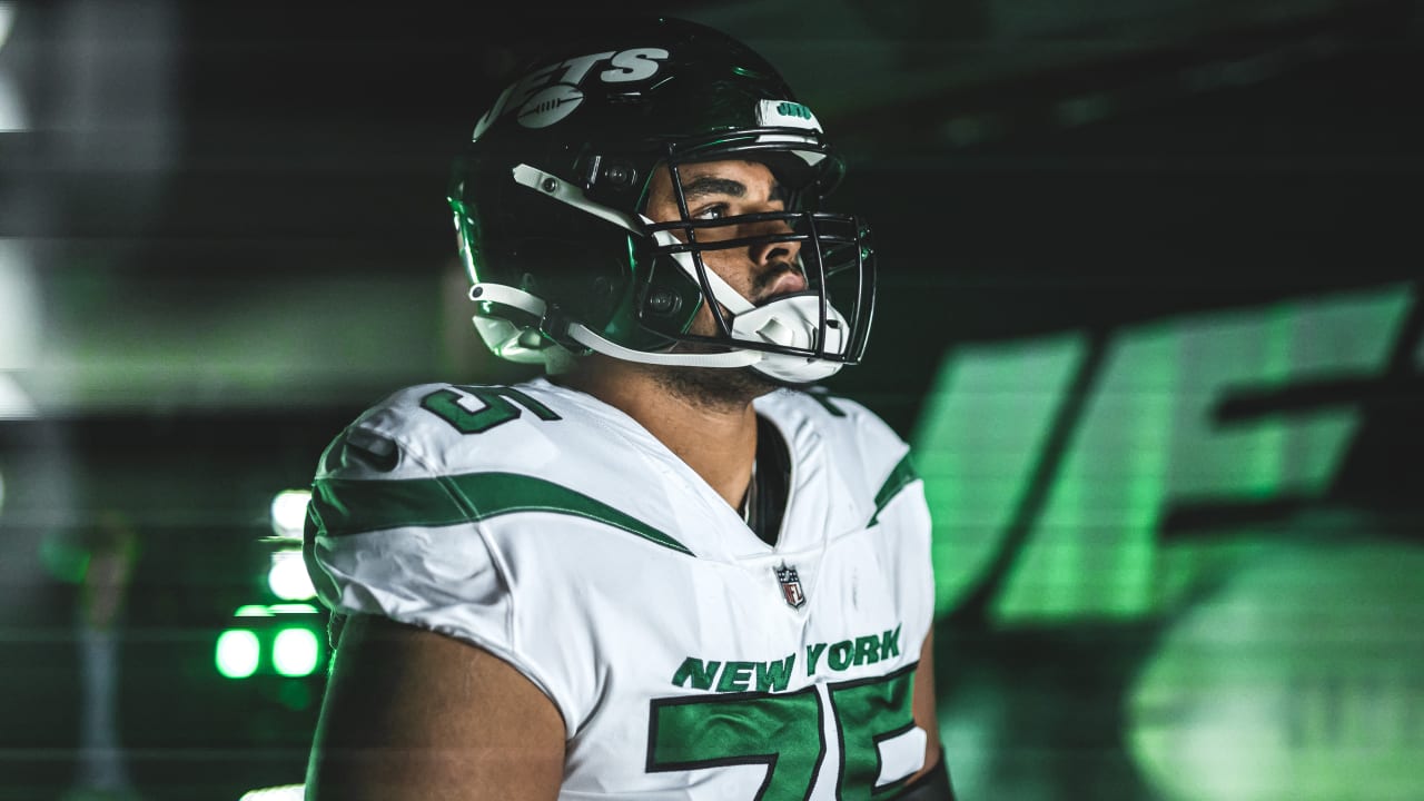 Jets’ LG Alijah Vera-Tucker: ‘Everyone Is Holding Their Own’ on the O-Line