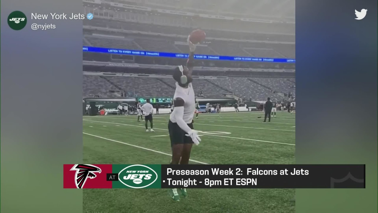 Elijah Moore Makes Eye-Popping One-Handed Catch Before Jets-Falcons