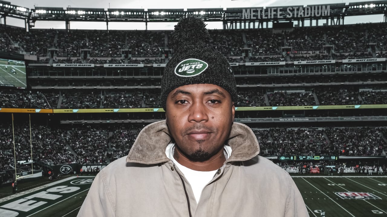 Top Celebrity Photos From Jets vs Bills