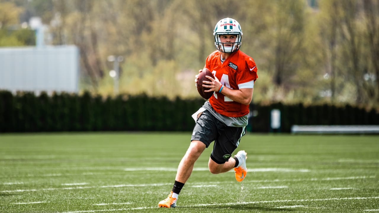 Top Photos from the First Day of Rookie Minicamp