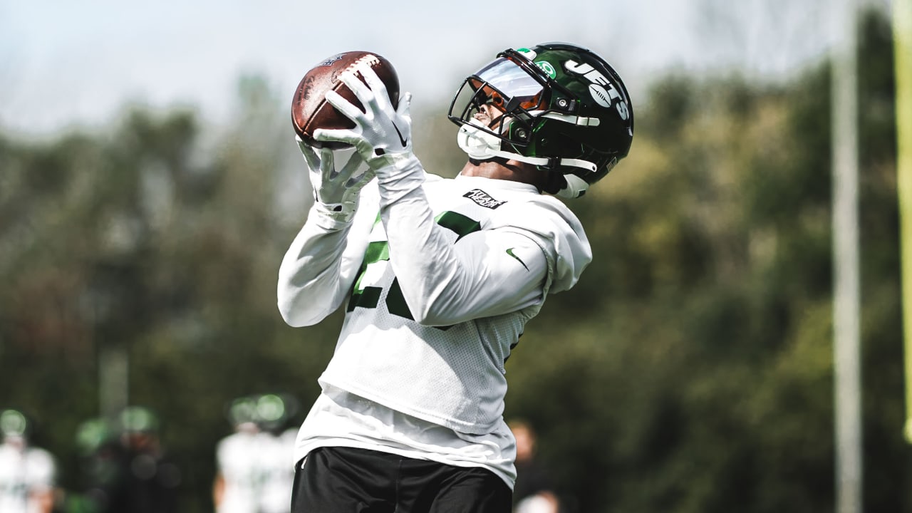 Jets Running Back Breece Hall Thinks the Jets Will Put Best Foot ...