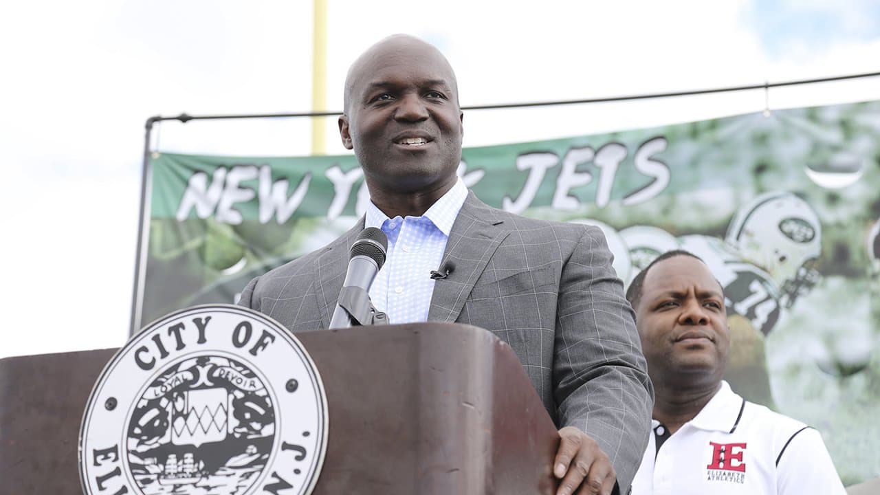 Bowles Has Hometown Fields Named in His Honor