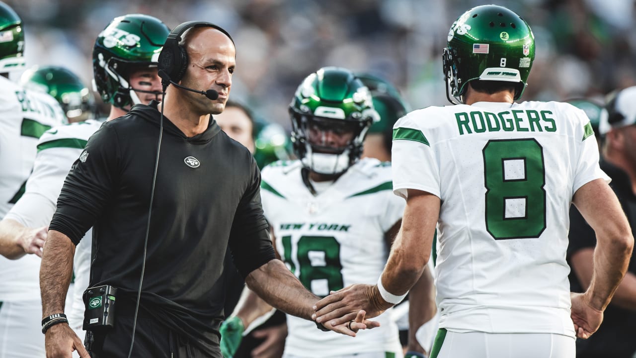 Jets Defeat Giants 32-24 in Aaron Rodgers' Preseason Debut