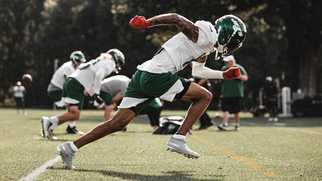 Best Training Camp Images from Monday's Practice