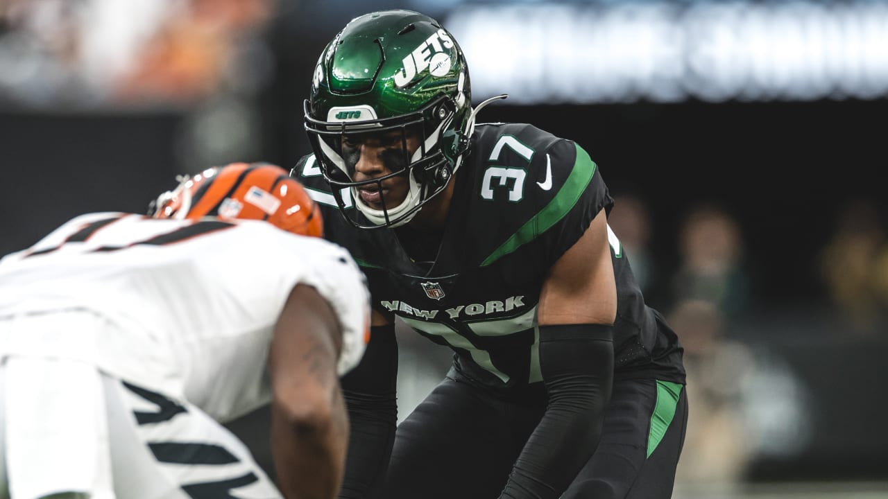 What Did Bryce Hall Learn About Himself, Jets Defense During the 2021 ...