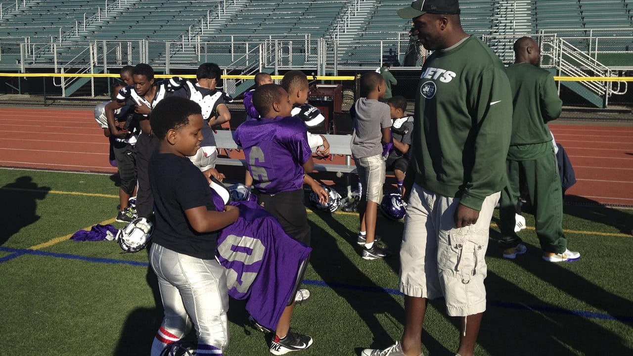 New York Jets - Newark Pop Warner Football Heads Up Program