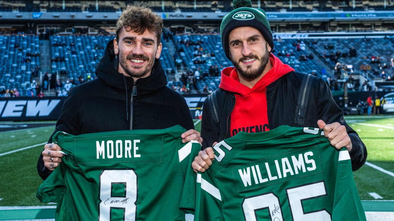 Football Meets Football | Celebrity Photos From Jets vs. Jaguars