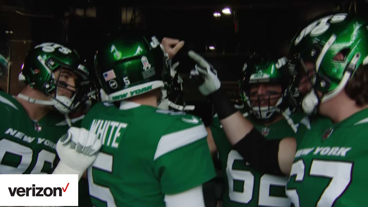 Inside the Pregame Huddle with QB Mike White