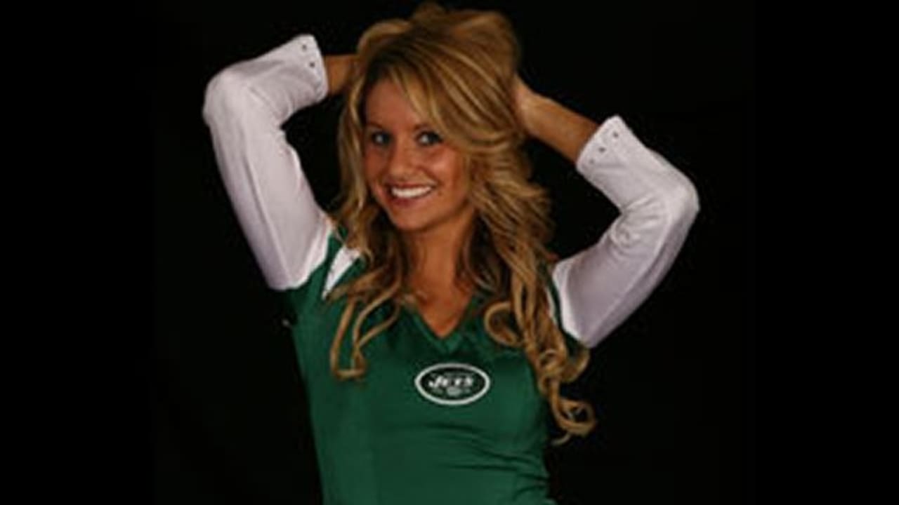 Jets 24/7 Flight Crew Spotlight - Jennifer