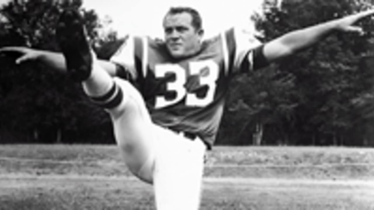 Top Jets Punter Curley Johnson, No. 33, Dies