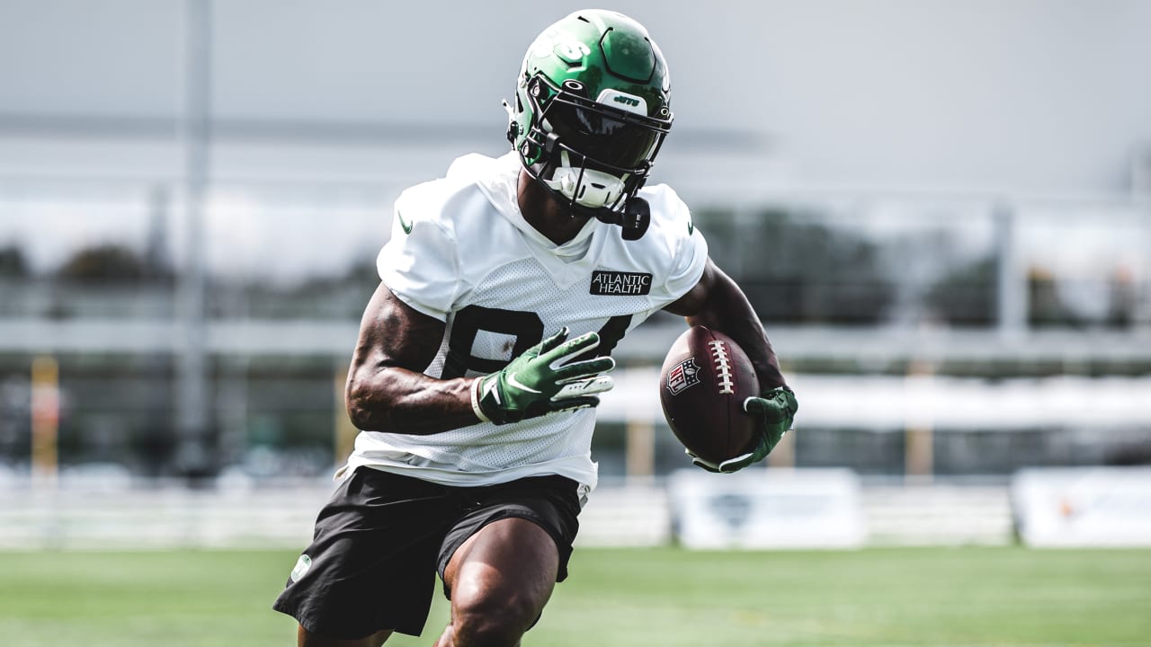 Corey Davis Lending His Leadership to Jets’ Young Receiving Corps