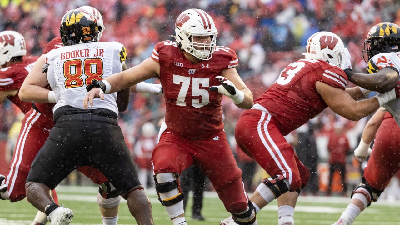 Gallery | The Best Photos of Wisconsin OL Joe Tippmann