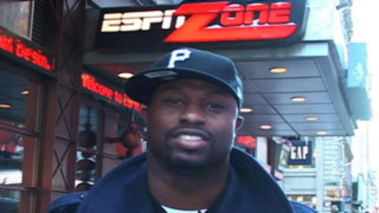 'Madbacker' Bart Scott Becomes a Jet