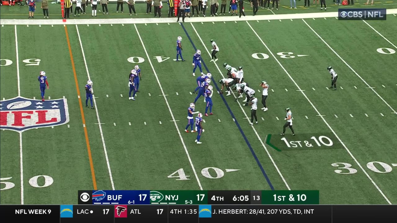 Highlight | Michael Carter Races Down the Sideline for 17-Yard Run