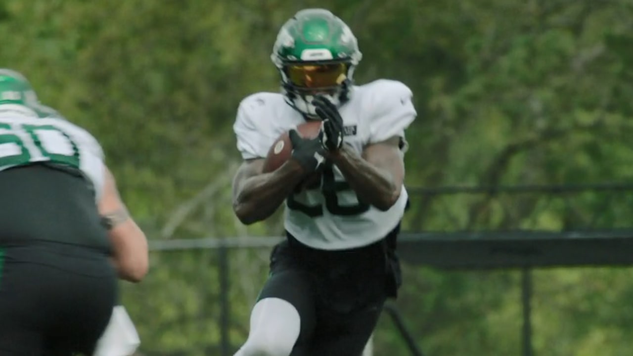 Jets Training Camp Highlights | Le'Veon Bell Juke, Sam Darnold-Chris Herndon TD, a One-Handed ...