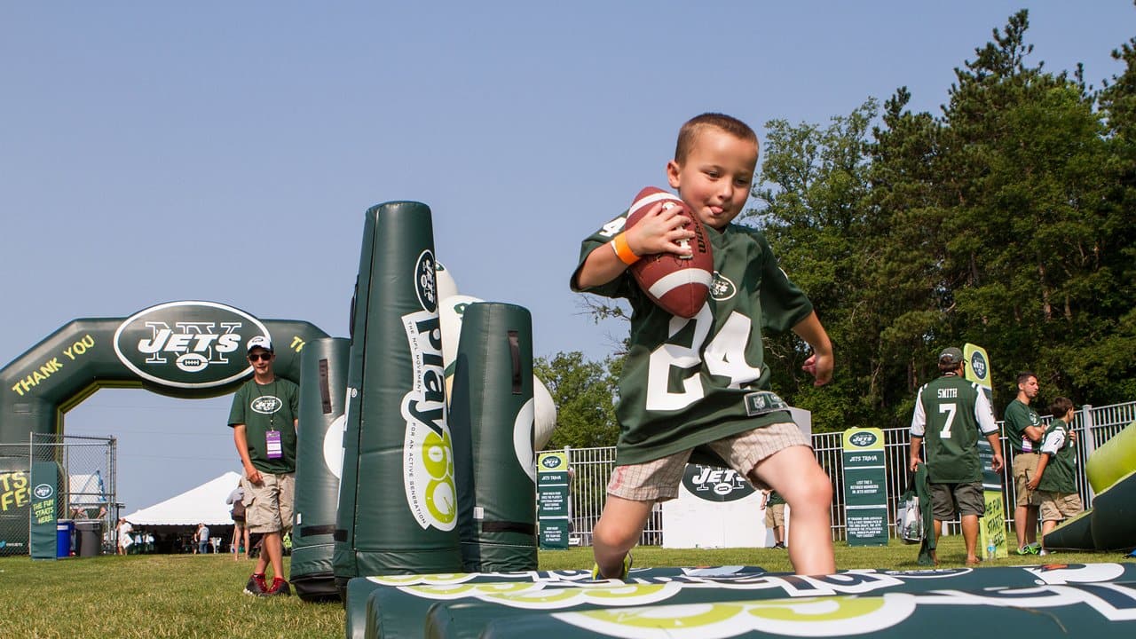 A Few Young Fans Get to Meet Their Favorite Players