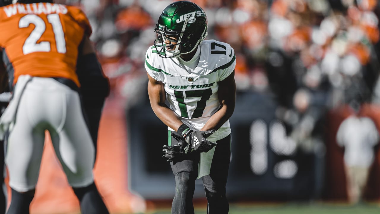 Jets WR Garrett Wilson Wants to Write a ‘New Story’ in Patriots Rivalry