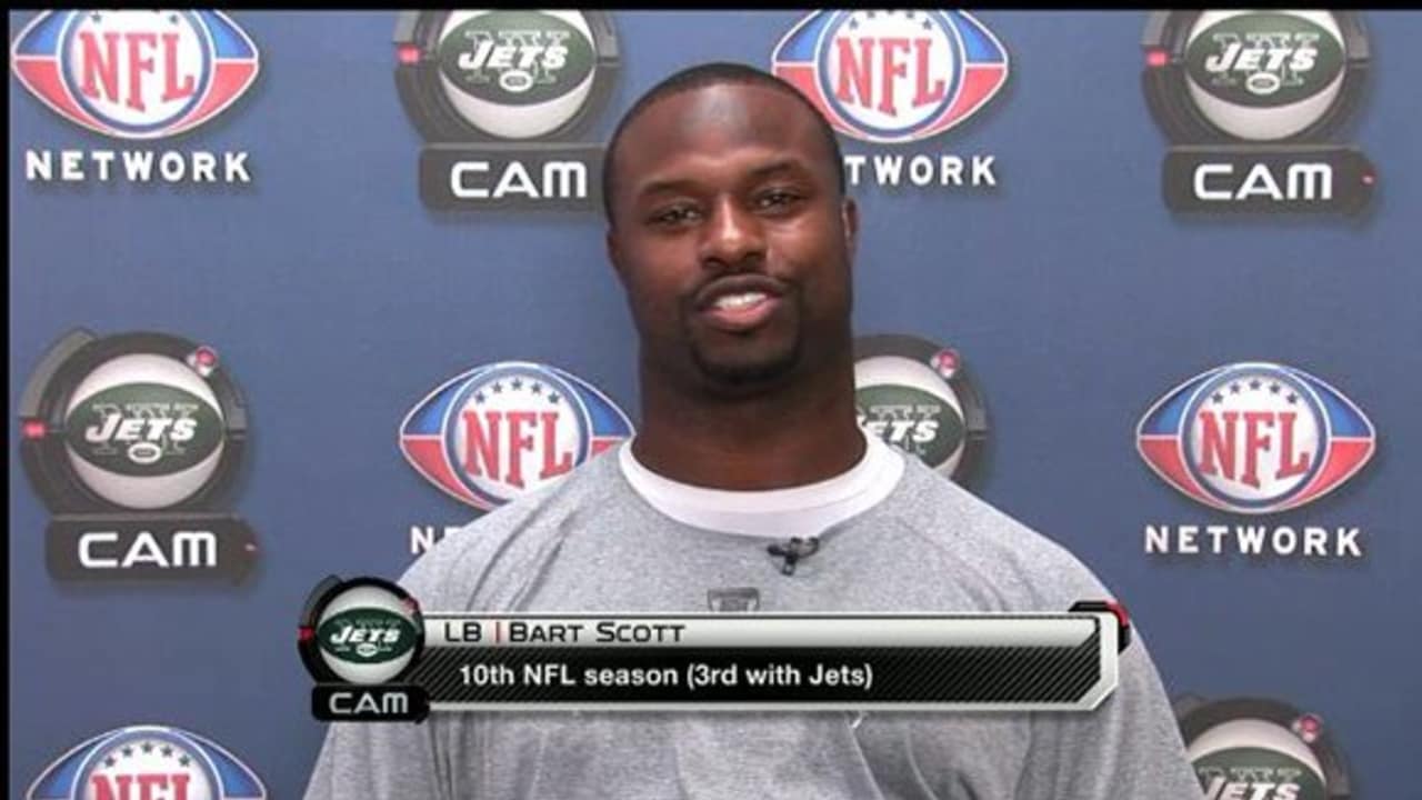 Supreme linebacker Bart Scott