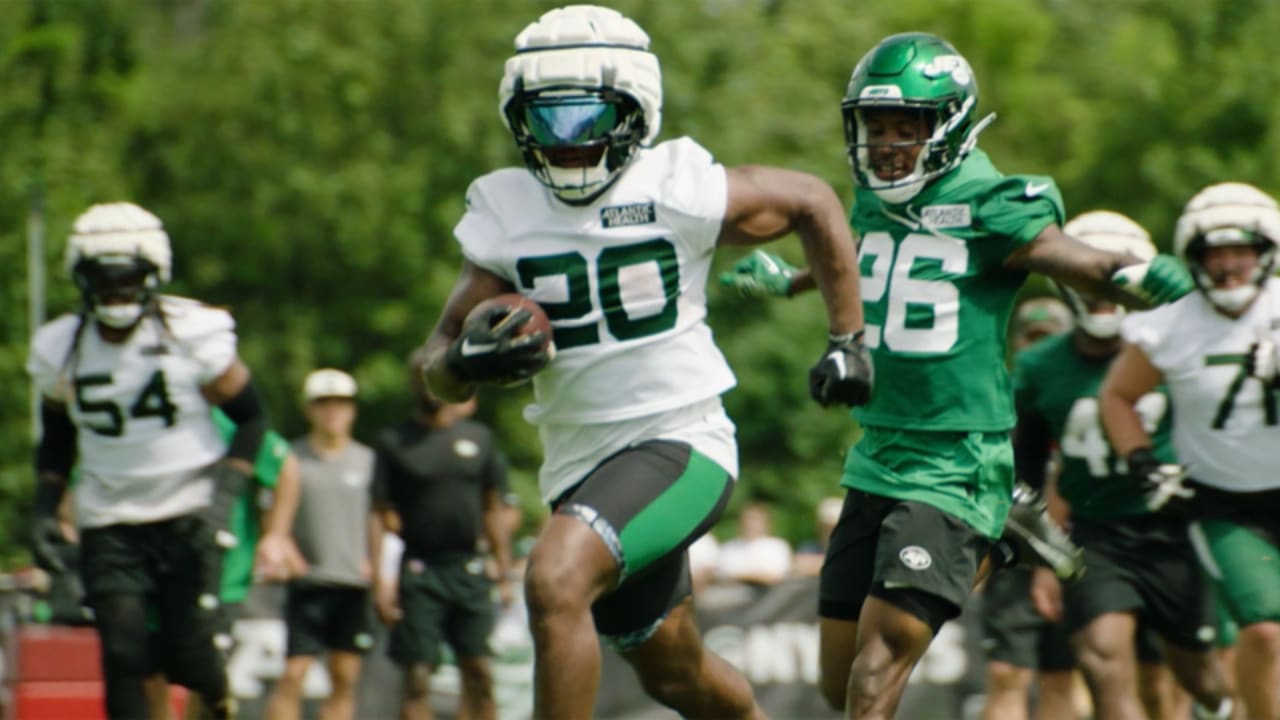 Jets Training Camp Highlight | Breece Hall Speeds Through the Defense ...