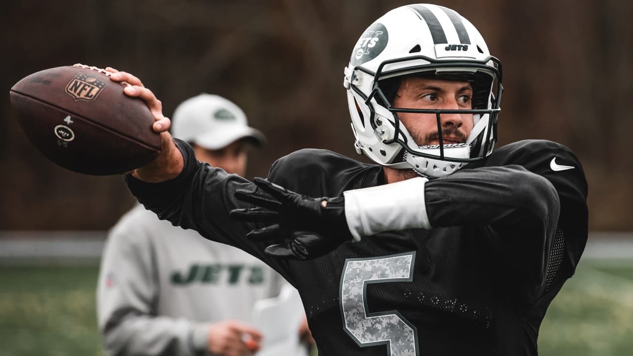 Jets Promote QB Davis Webb to Active Roster, Place TE Neal Sterling on IR