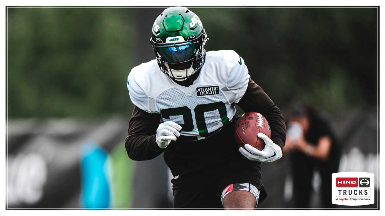 Practice Gallery | Jets Back at 1 Jets Drive for Training Camp Practice