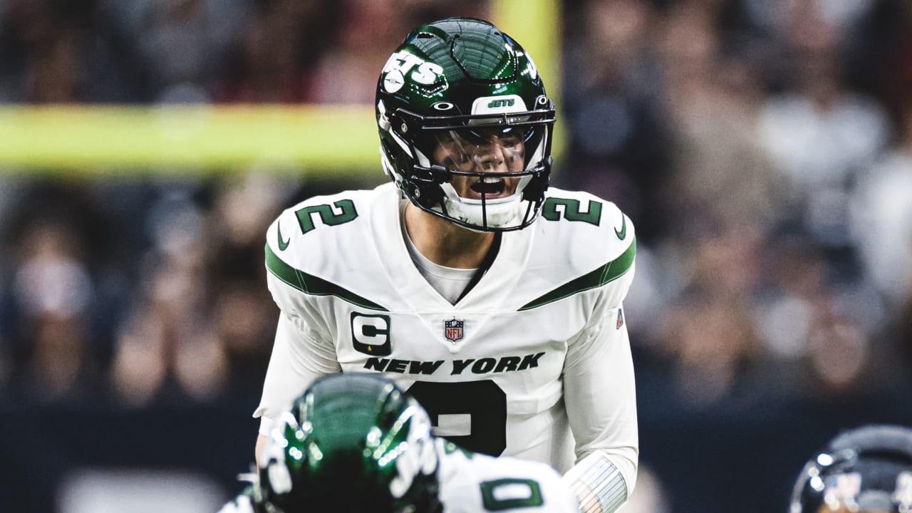 Jets QB Look Ahead: Who's with Zach Wilson for the Season Ahead?