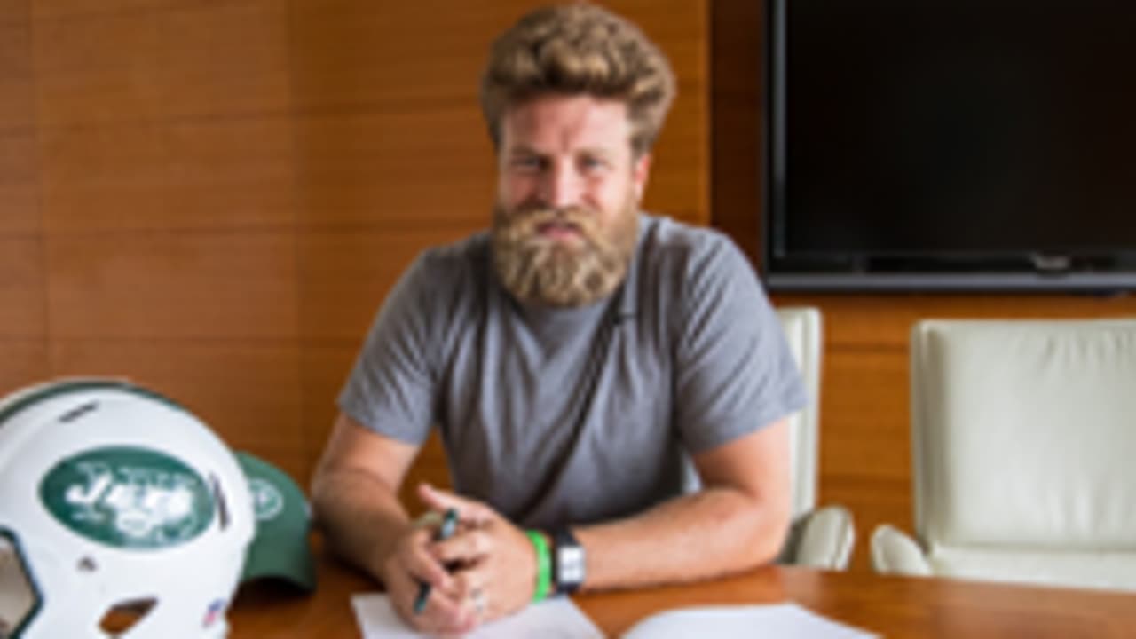 It's Official: Jets Re-Sign QB Ryan Fitzpatrick