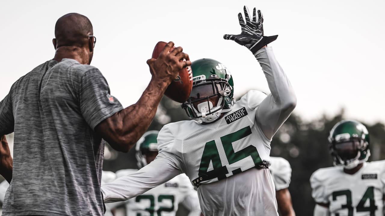Top Practice Images from Friday at Jets Training Camp
